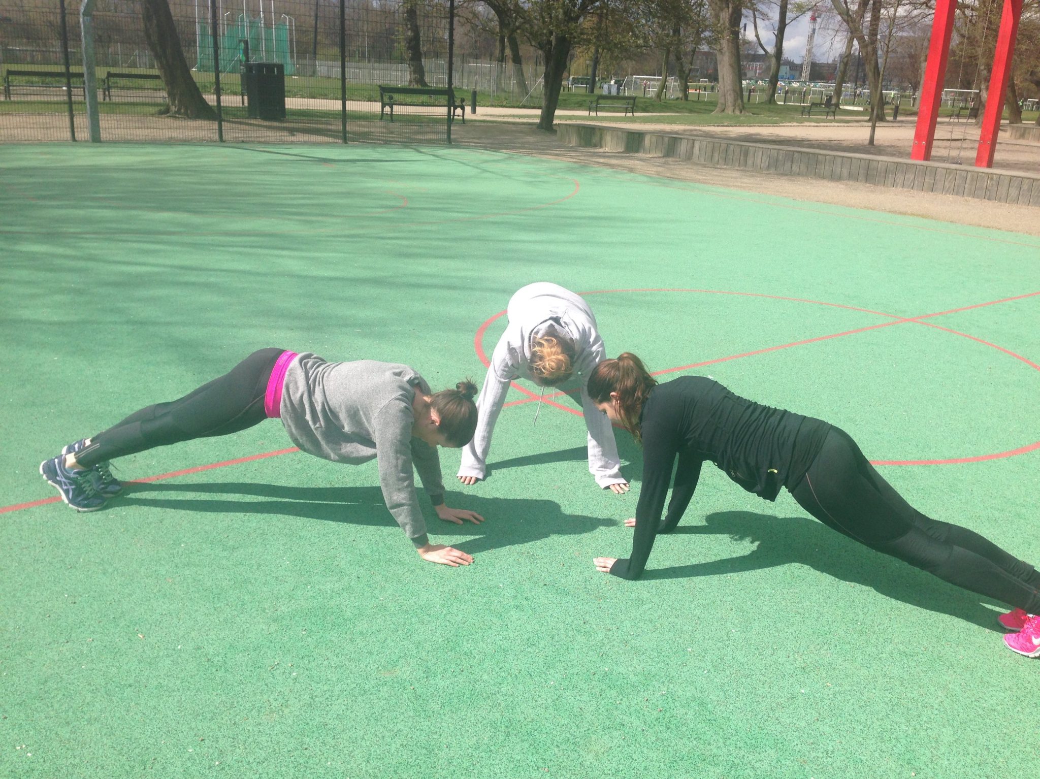 Sådan får du en stærk ryg, flotte arme og en veltrænede mave - Peter ...